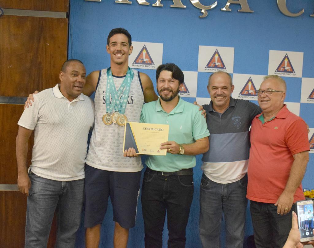 Prefeitura de Timóteo homenageia alunos que disputaram os JEMG | Portal ...