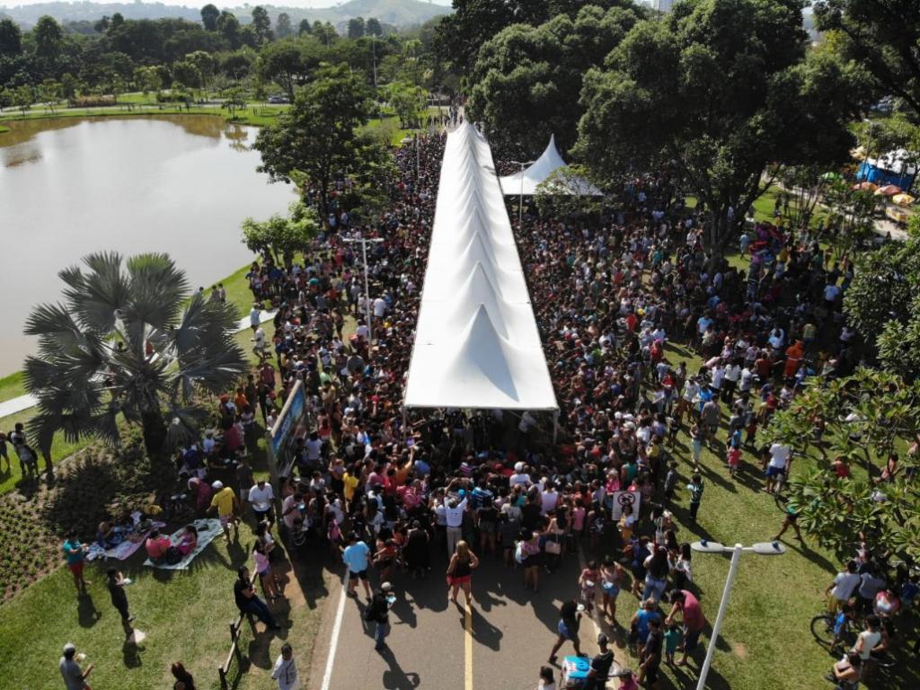 Milhares de pessoas passaram pelo Parque Ipanema nas comemorações do ...